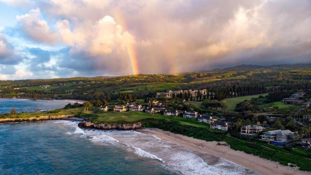 An Unforgettable Day: The Beauty of One'loa Beach in Hawaii - Your ...